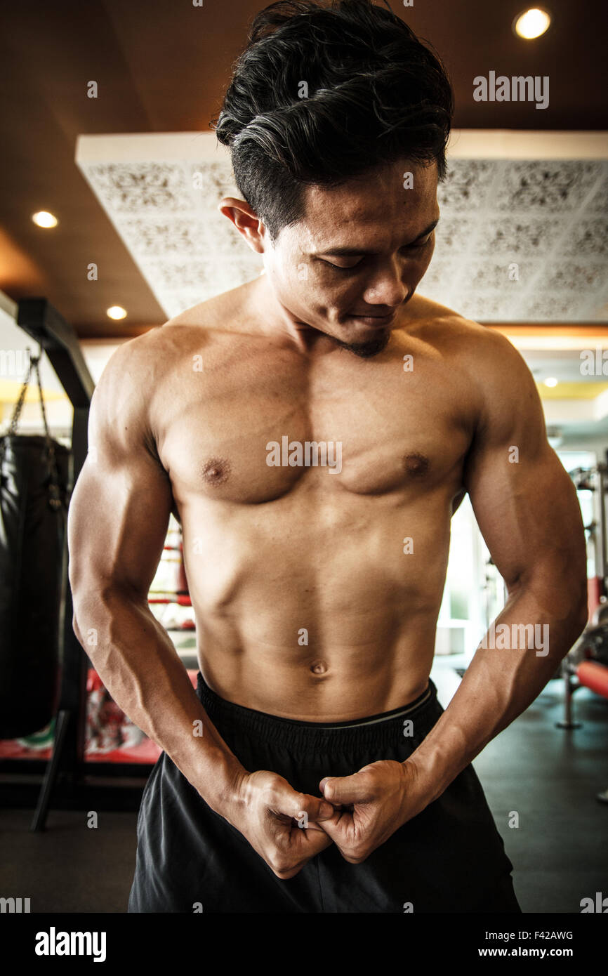Muscle builder hi-res stock photography and images - Alamy