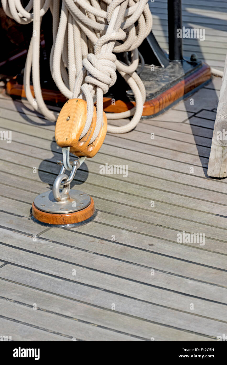 Sailboat block and rope detail Stock Photo - Alamy