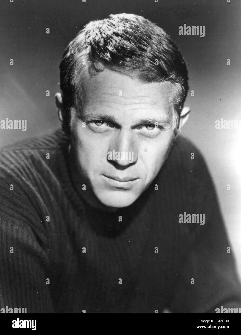 STEVE McQUEEN (1930-1980) US film actor about 1960 Stock Photo - Alamy