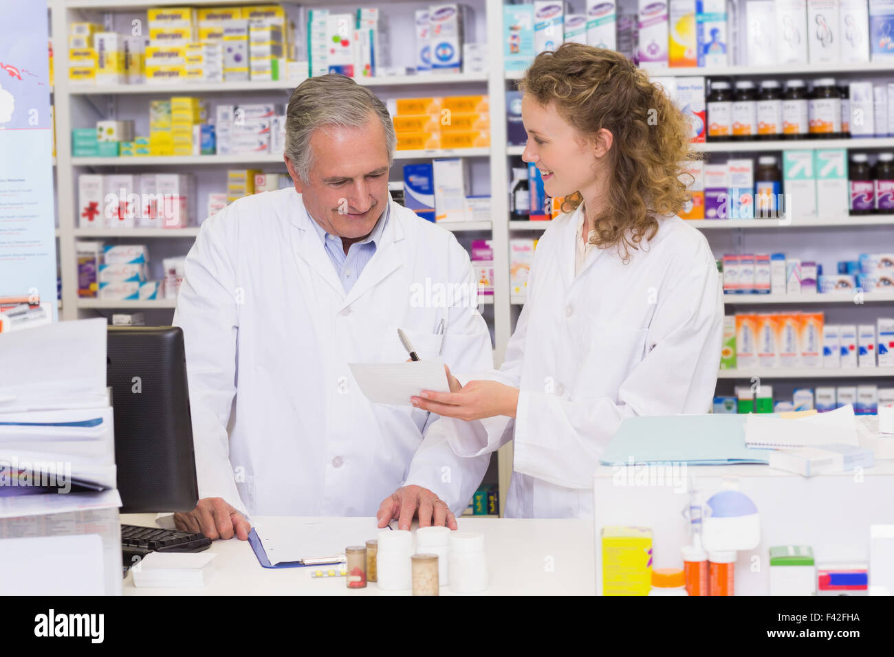 Pharmacists conversation hi-res stock photography and images - Alamy