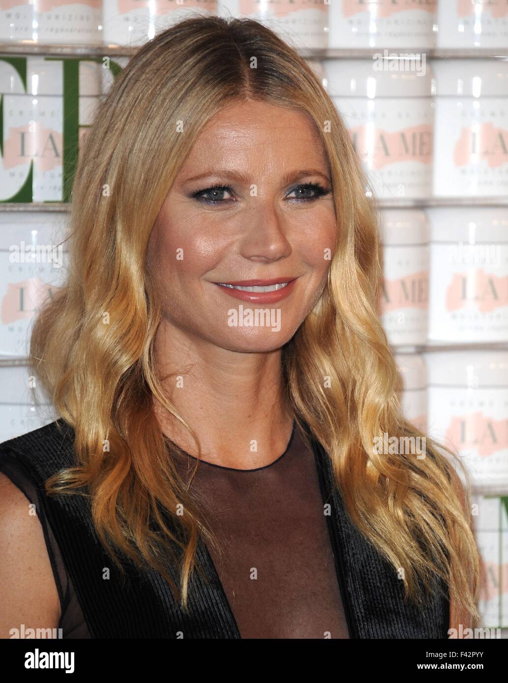 Los Angeles, CA, USA. 13th Oct, 2015. Gwyneth Paltrow at arrivals for ...