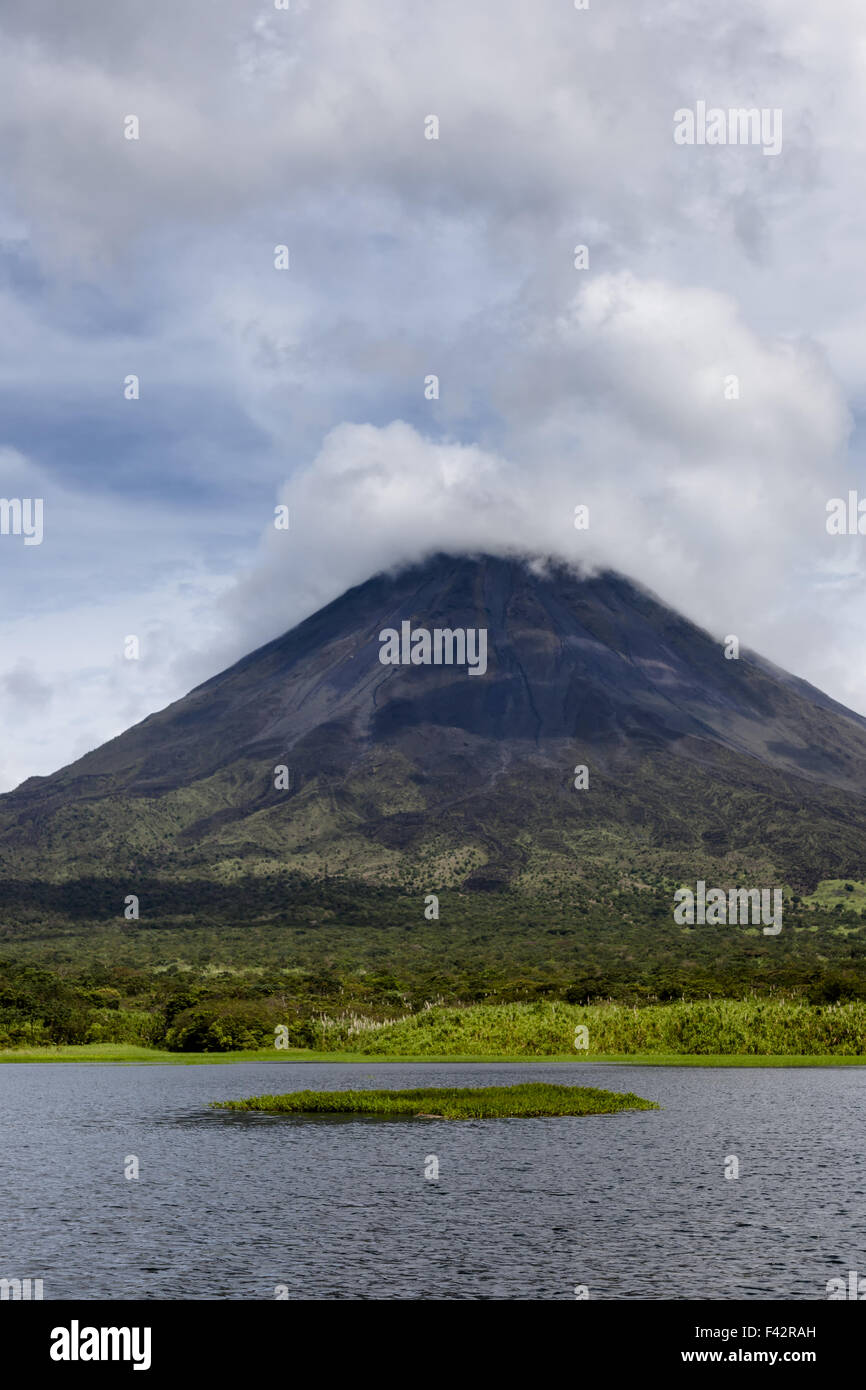 Arenal costa rica regenwald hi-res stock photography and images - Alamy