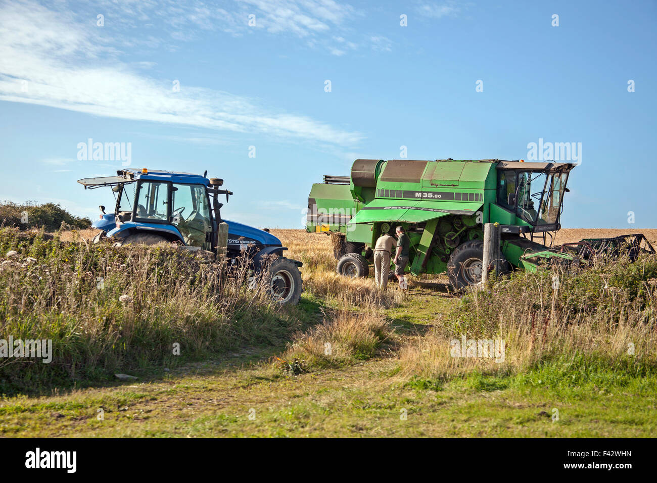 Combine harvester in field hi-res stock photography and images - Alamy