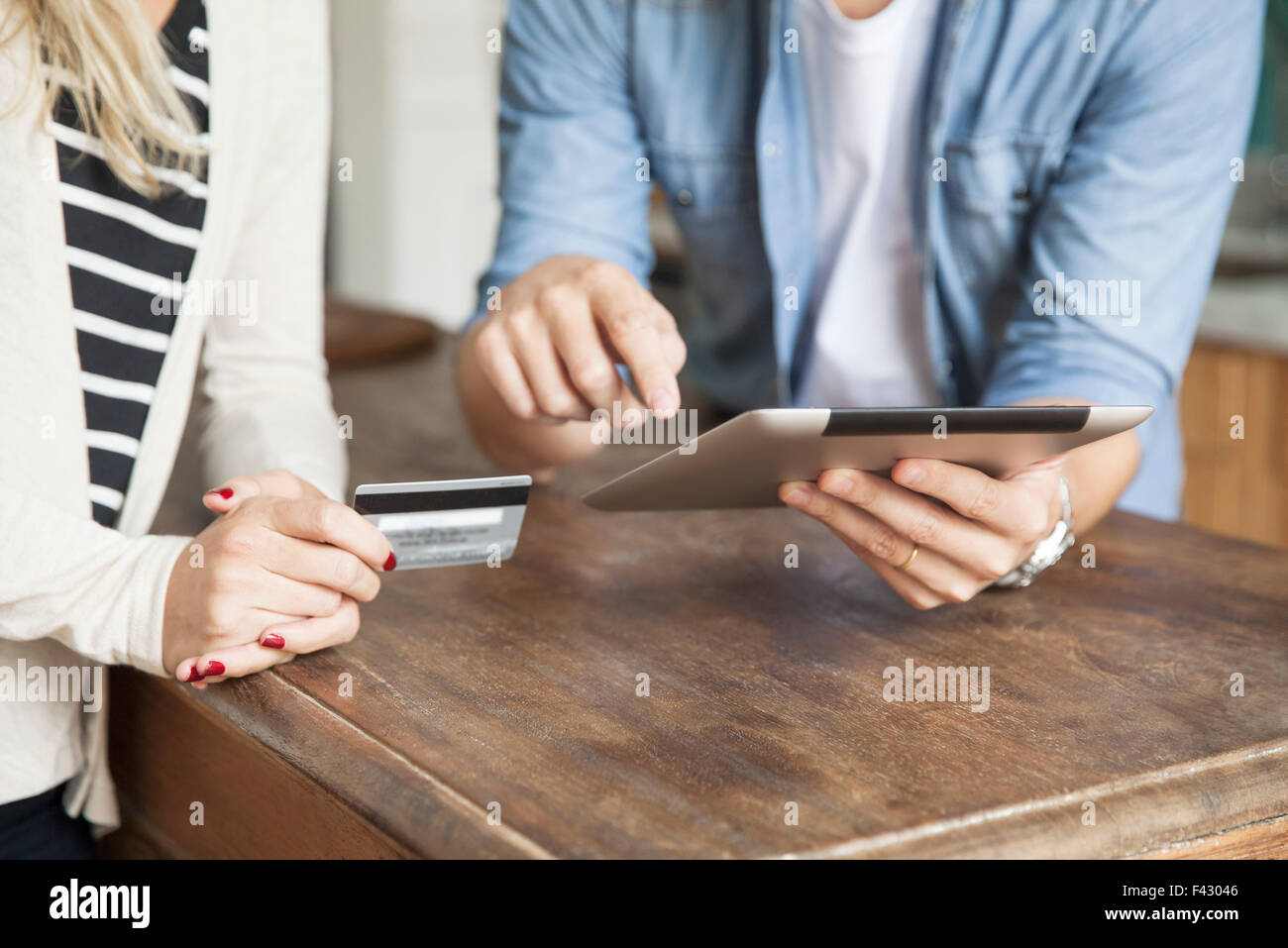 Online banking hi-res stock photography and images - Alamy