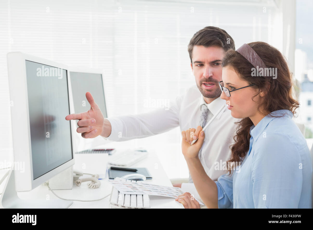 Speaking teamwork hi-res stock photography and images - Alamy