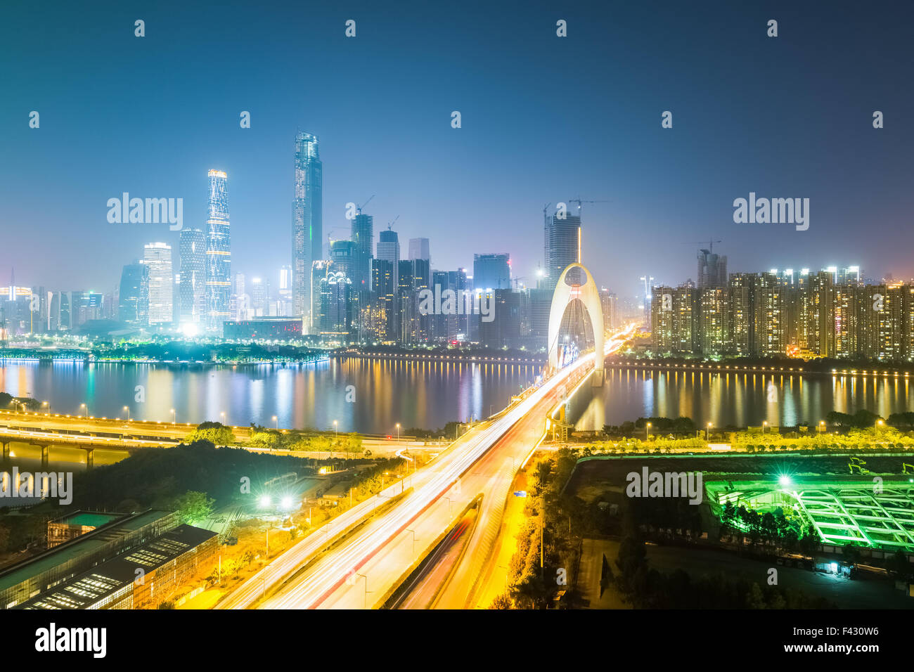 Guangzhou night view bridge building hi-res stock photography and ...