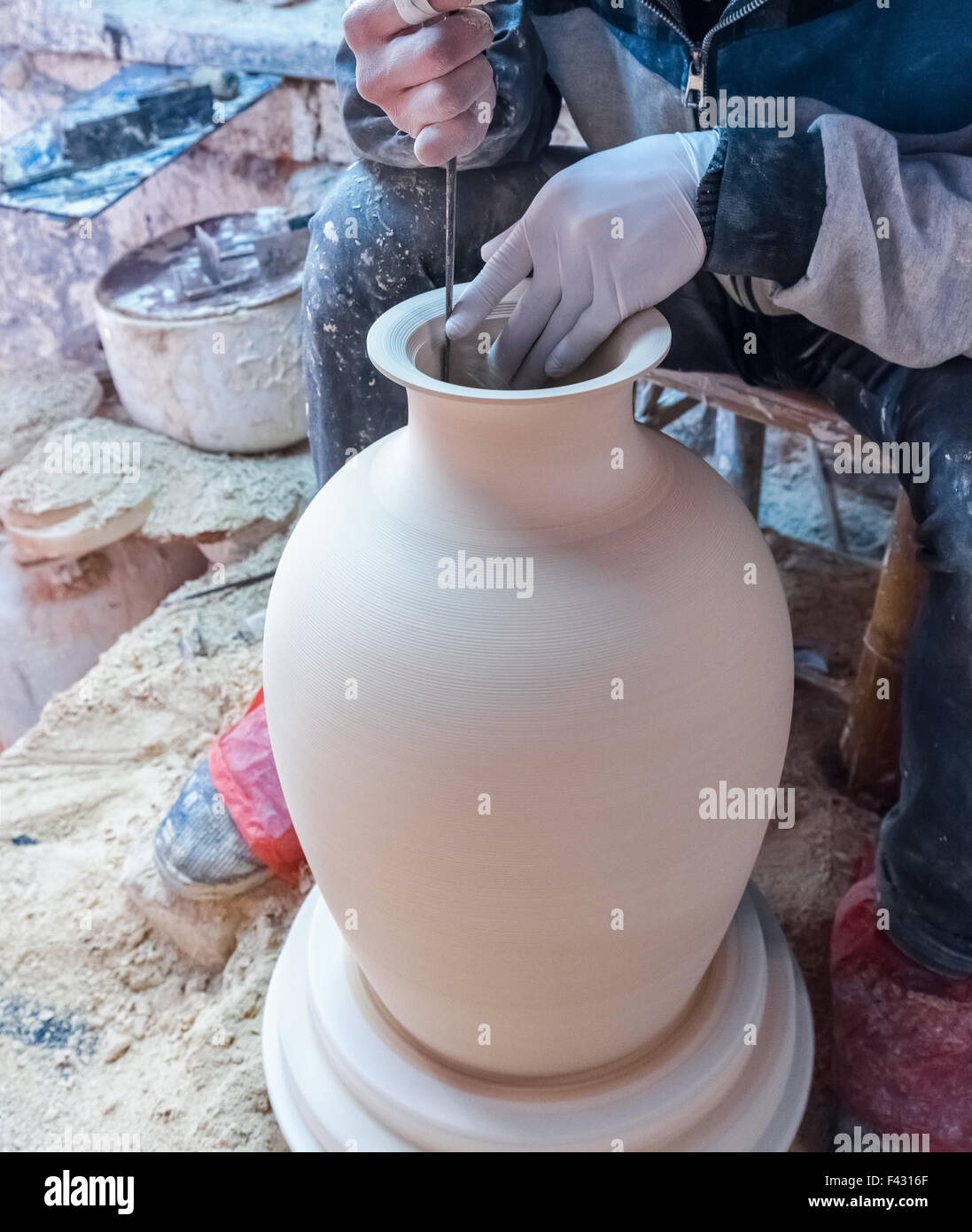 traditional handmade porcelain process Stock Photo - Alamy