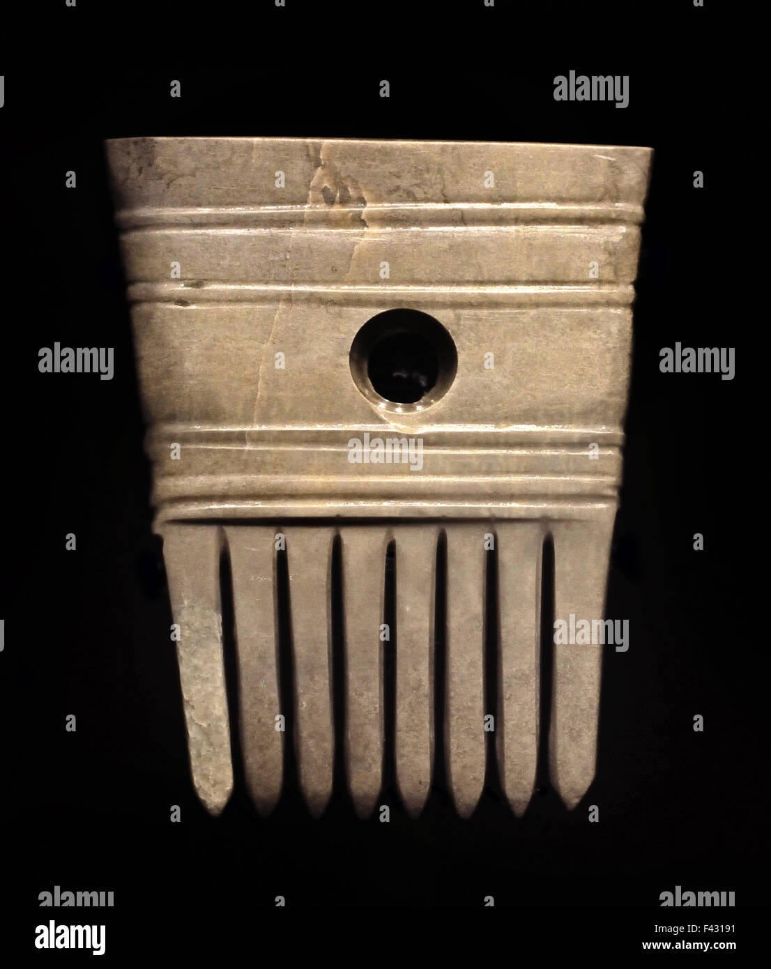 Comb Late Shang ( 13th - 11TH CENTURY BC ) Shanghai Museum of ancient ...