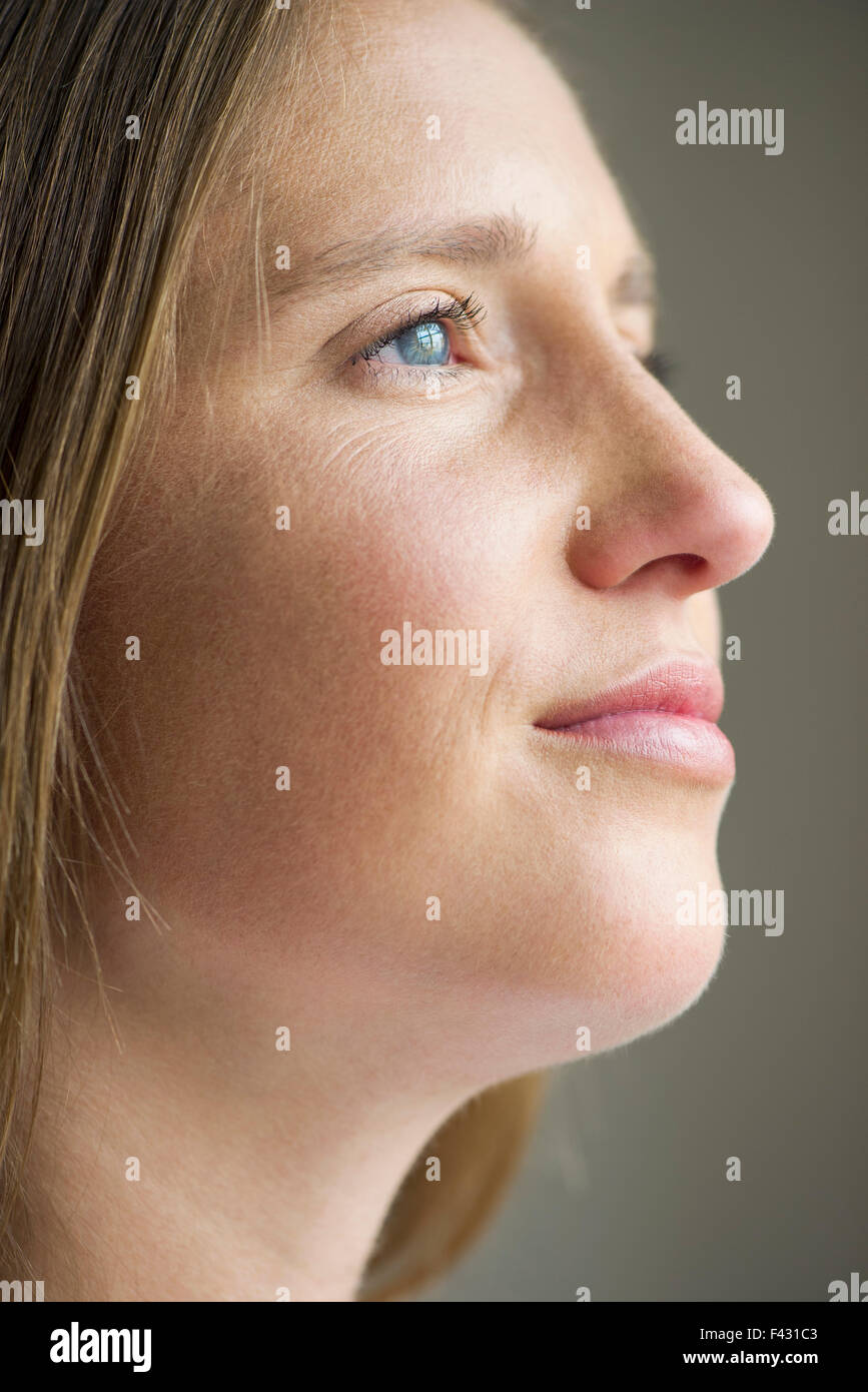 Profile portrait view side portraits views hi-res stock photography and ...