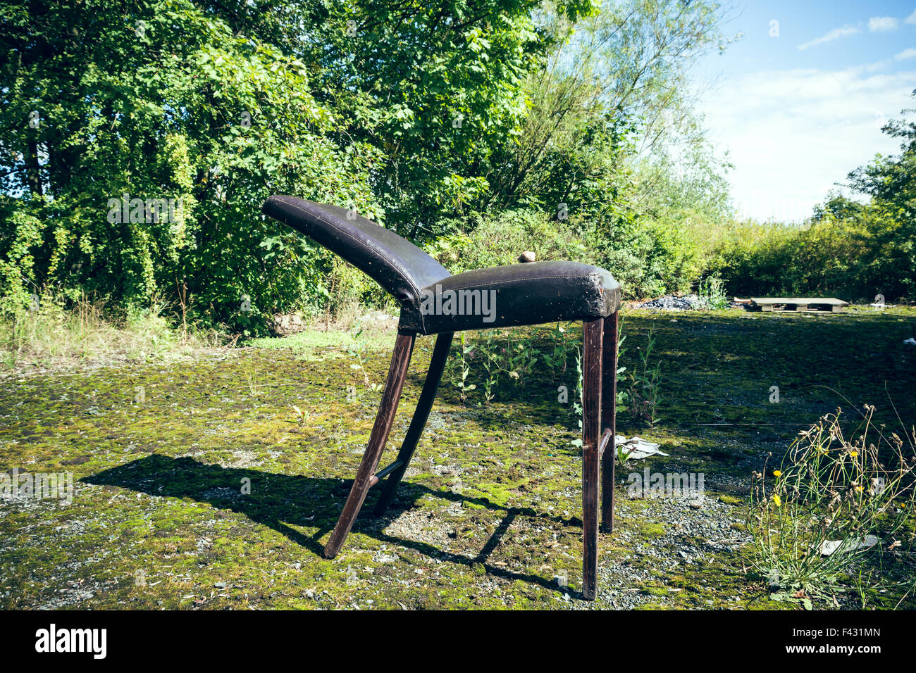 Broken wood chair hi-res stock photography and images - Alamy
