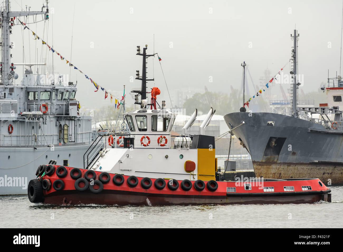Towboat hi-res stock photography and images - Alamy