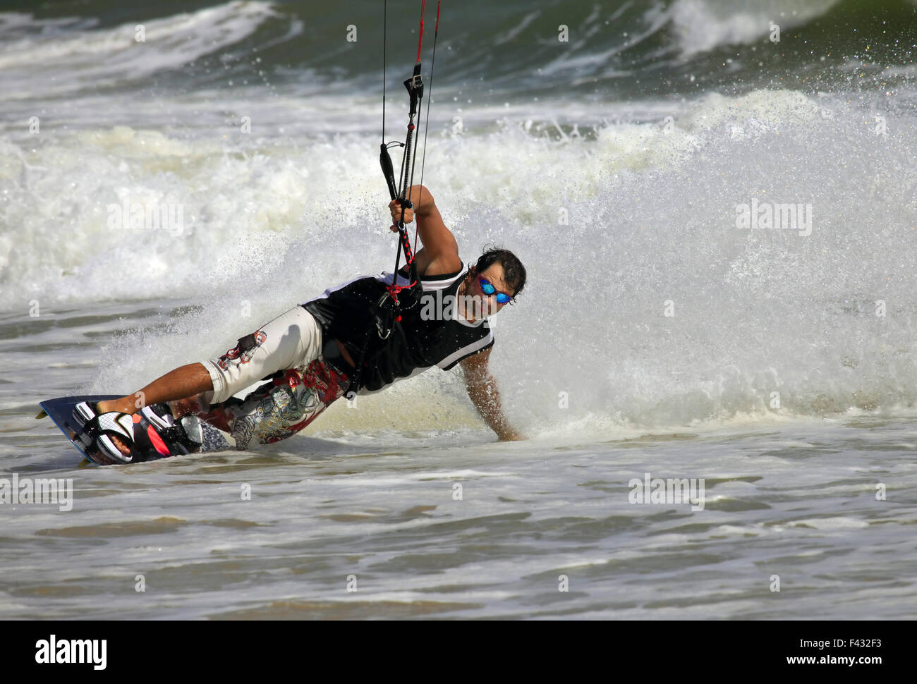 Kit surfer hi-res stock photography and images - Alamy