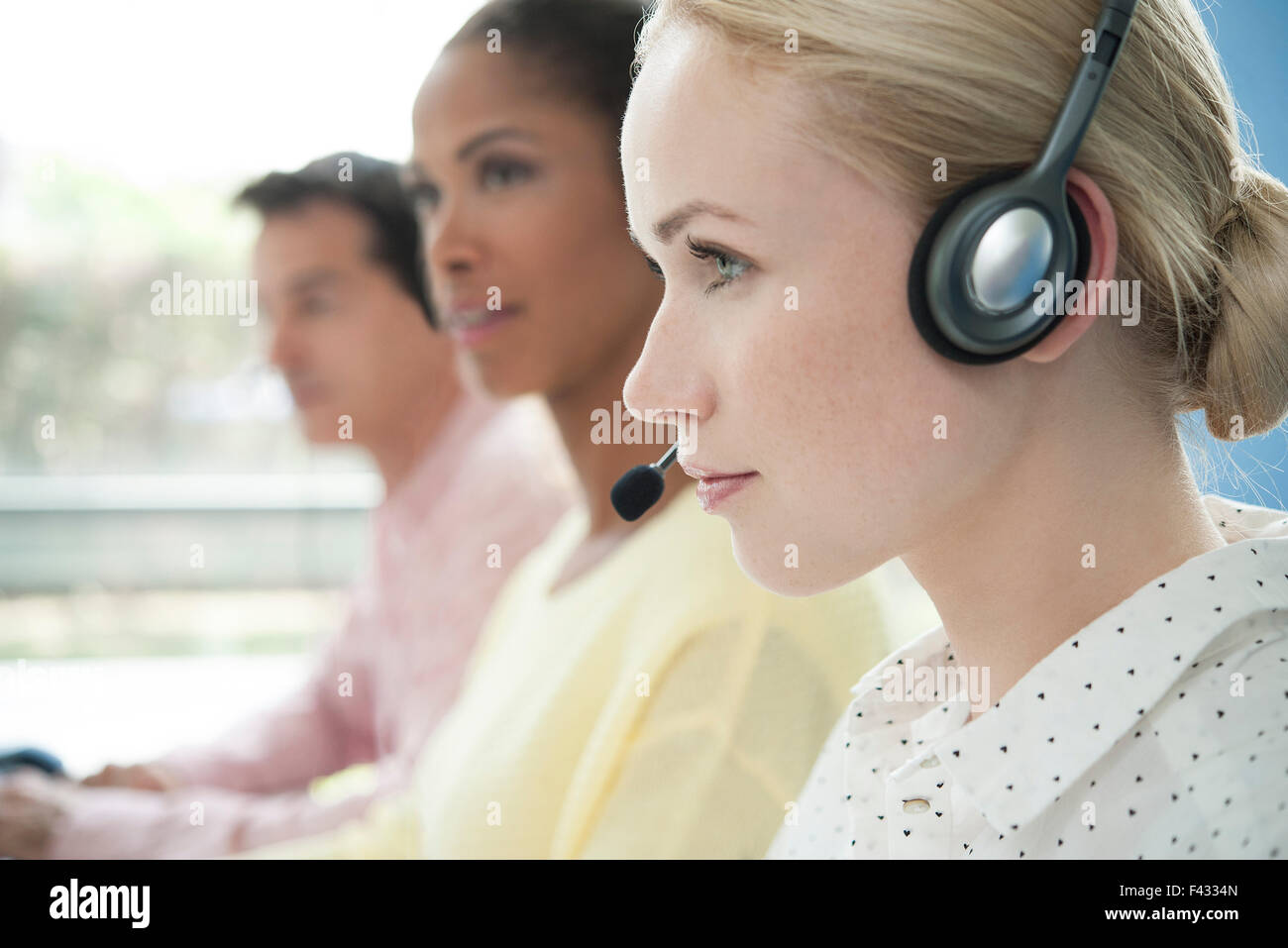 Telemarketers hi-res stock photography and images - Alamy