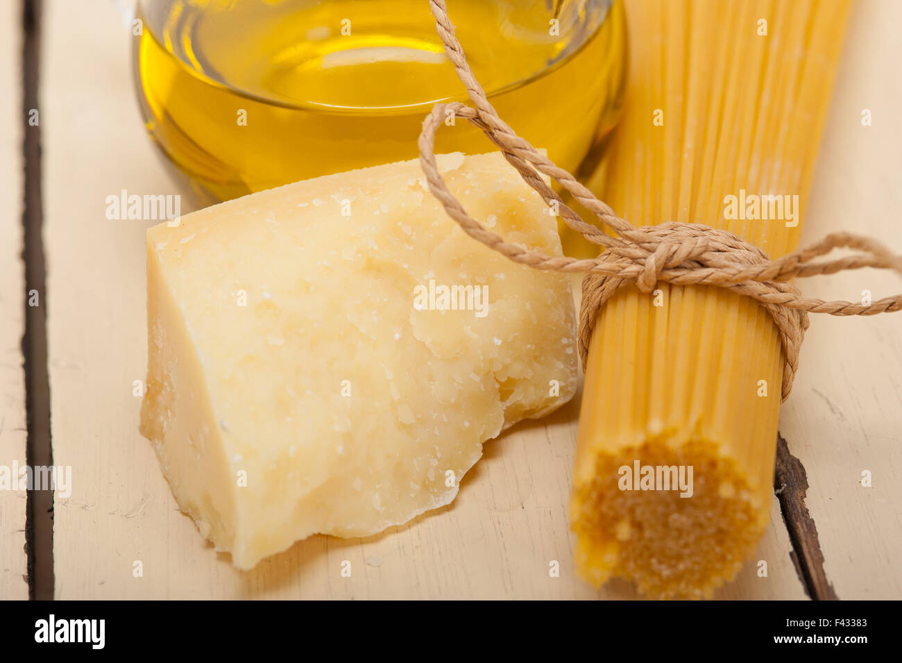 Italian pasta basic food ingredients Stock Photo - Alamy
