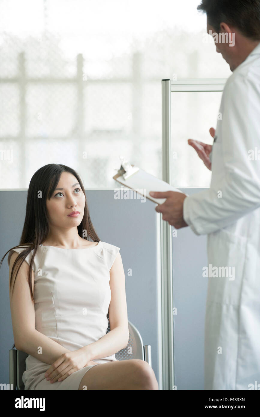 Patient hospital doctor legs hi-res stock photography and images - Alamy