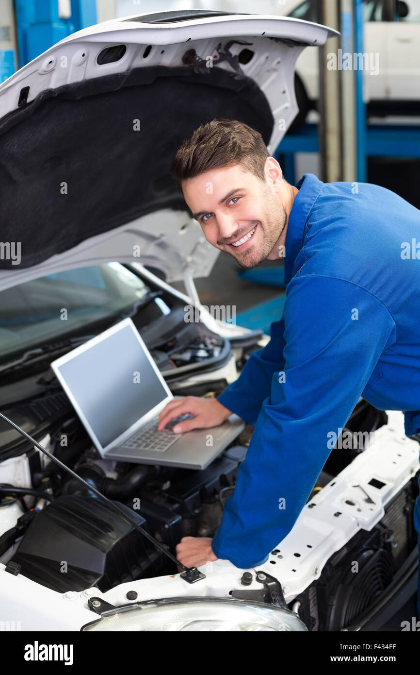 Laptop on hood of car hi-res stock photography and images - Alamy