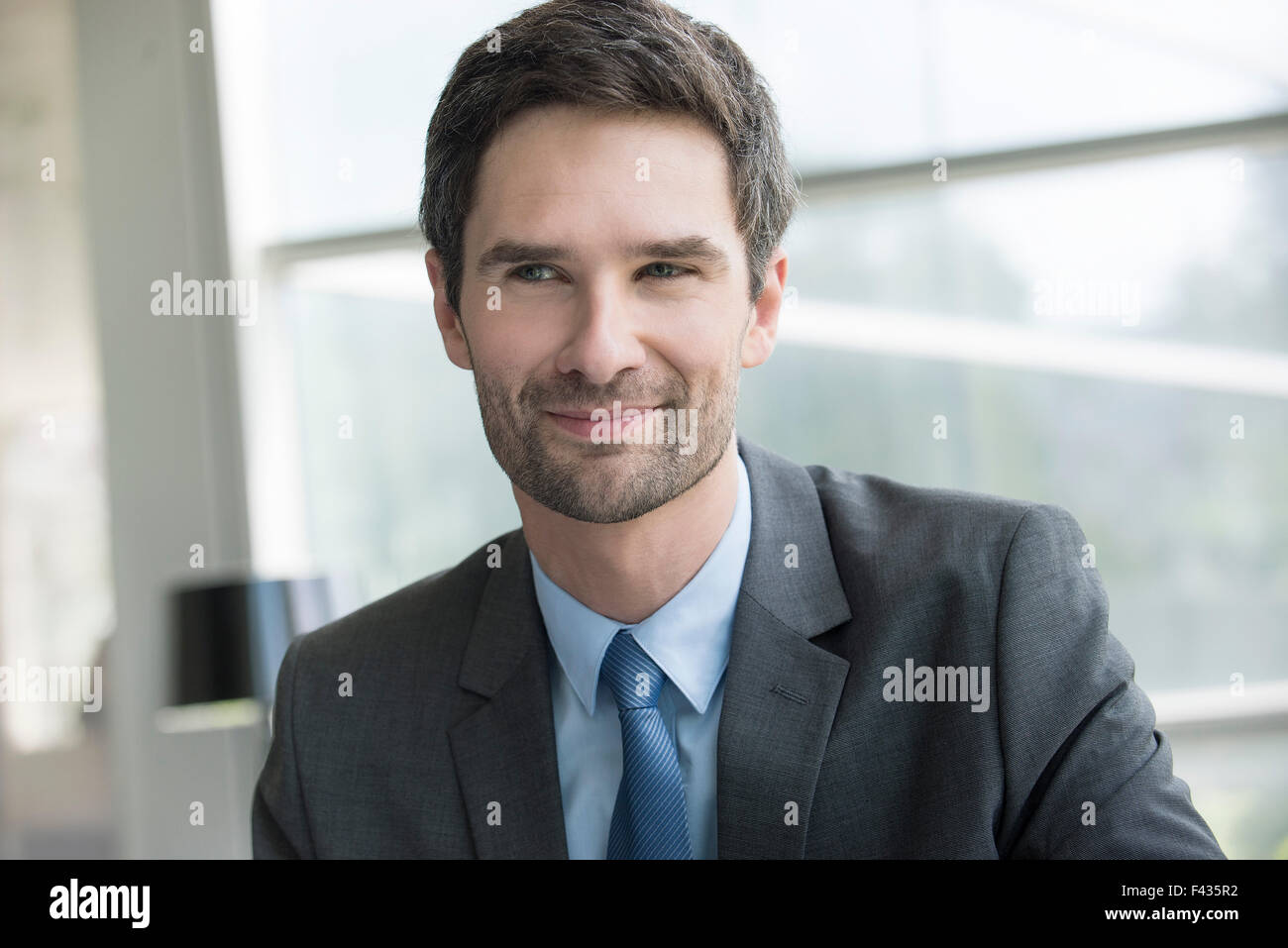 Business outlook hi-res stock photography and images - Alamy