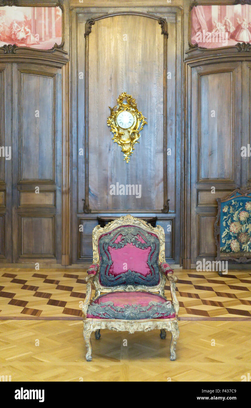 Rococo revival furniture hi-res stock photography and images - Alamy