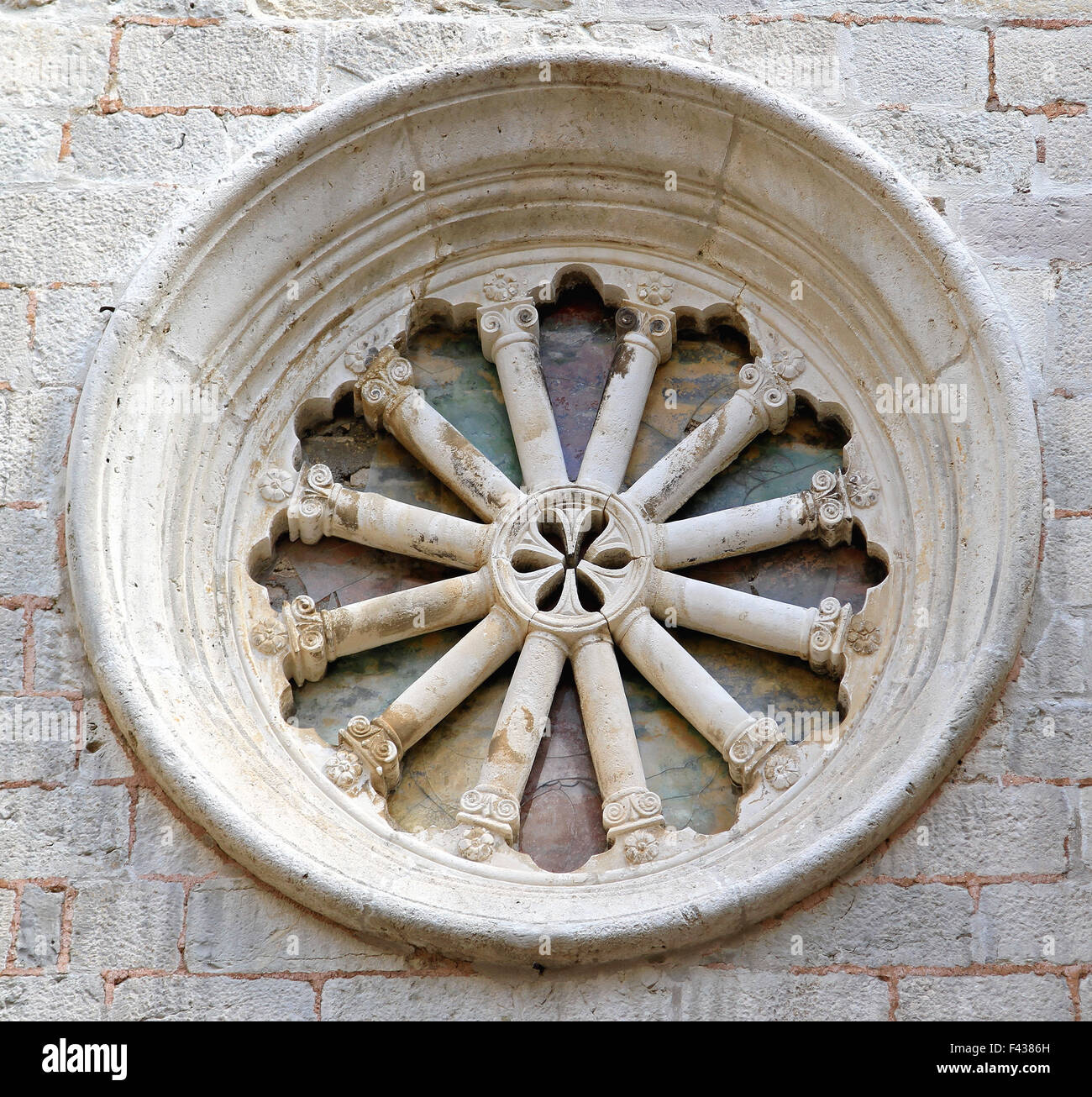 Round window hi-res stock photography and images - Alamy