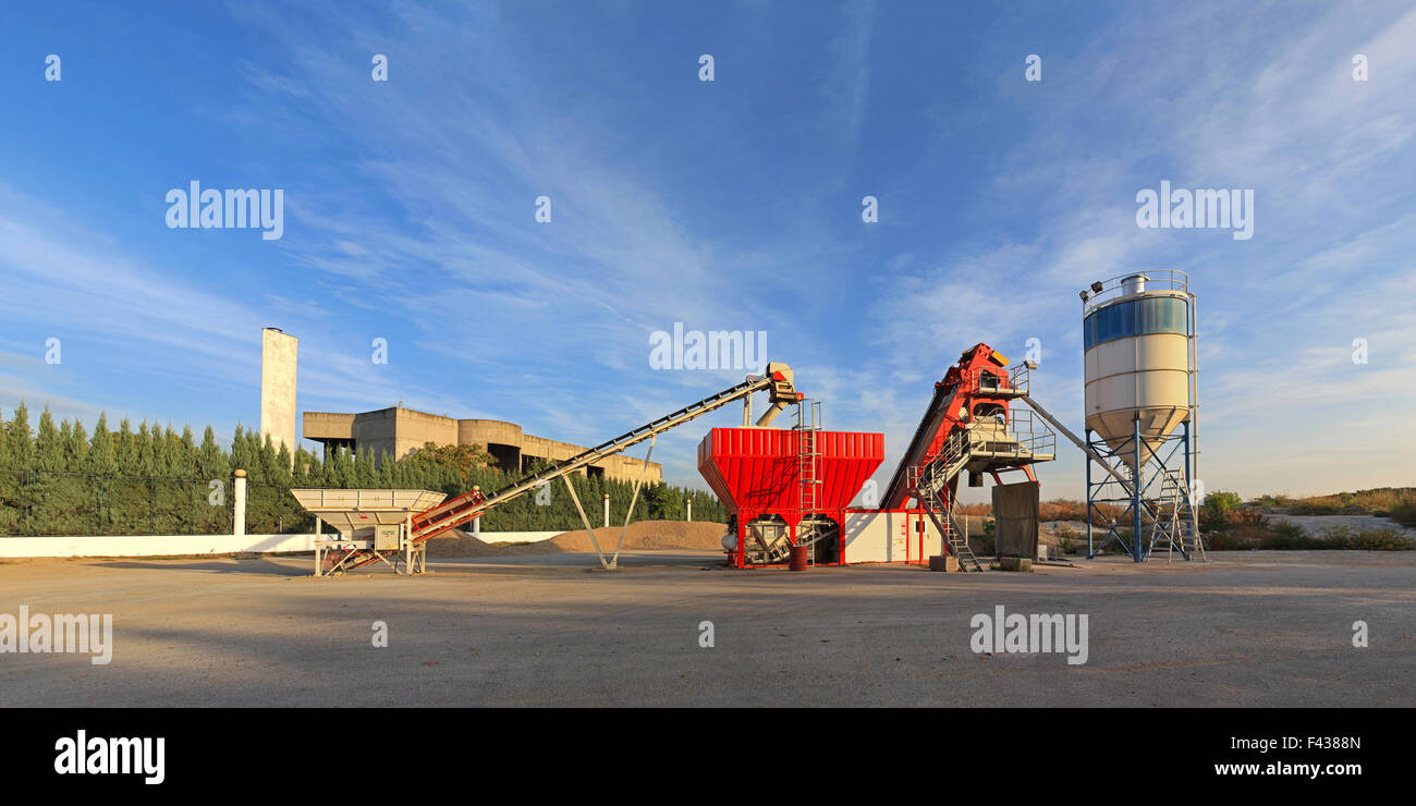 Concrete plant hi-res stock photography and images - Alamy
