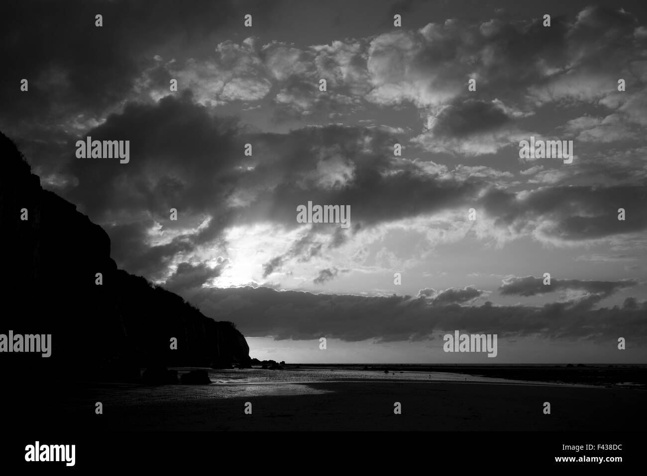 White cliffs beach low tide hi-res stock photography and images - Alamy