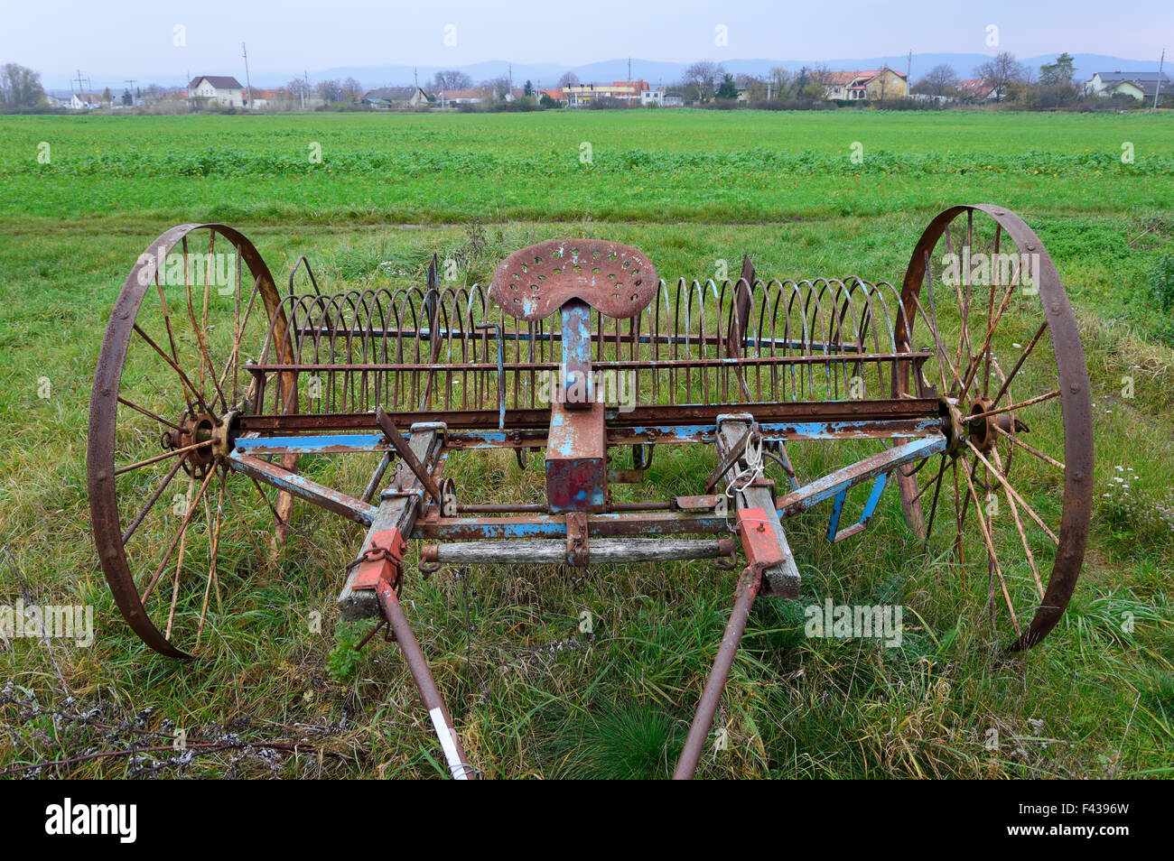 Vintage tedder hi-res stock photography and images - Alamy