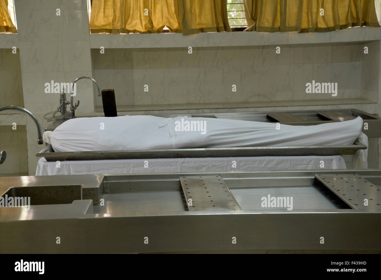 Dhaka, Bangladesh. 14th Oct, 2015. The body of Italian citizen Cesare ...