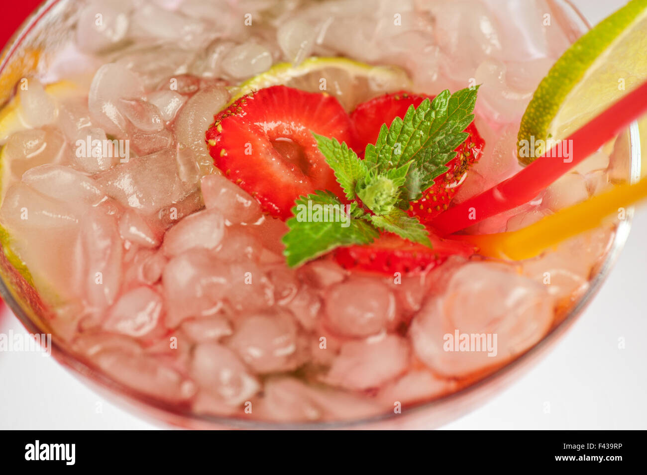 Strawberry mohito cocktail Stock Photo - Alamy