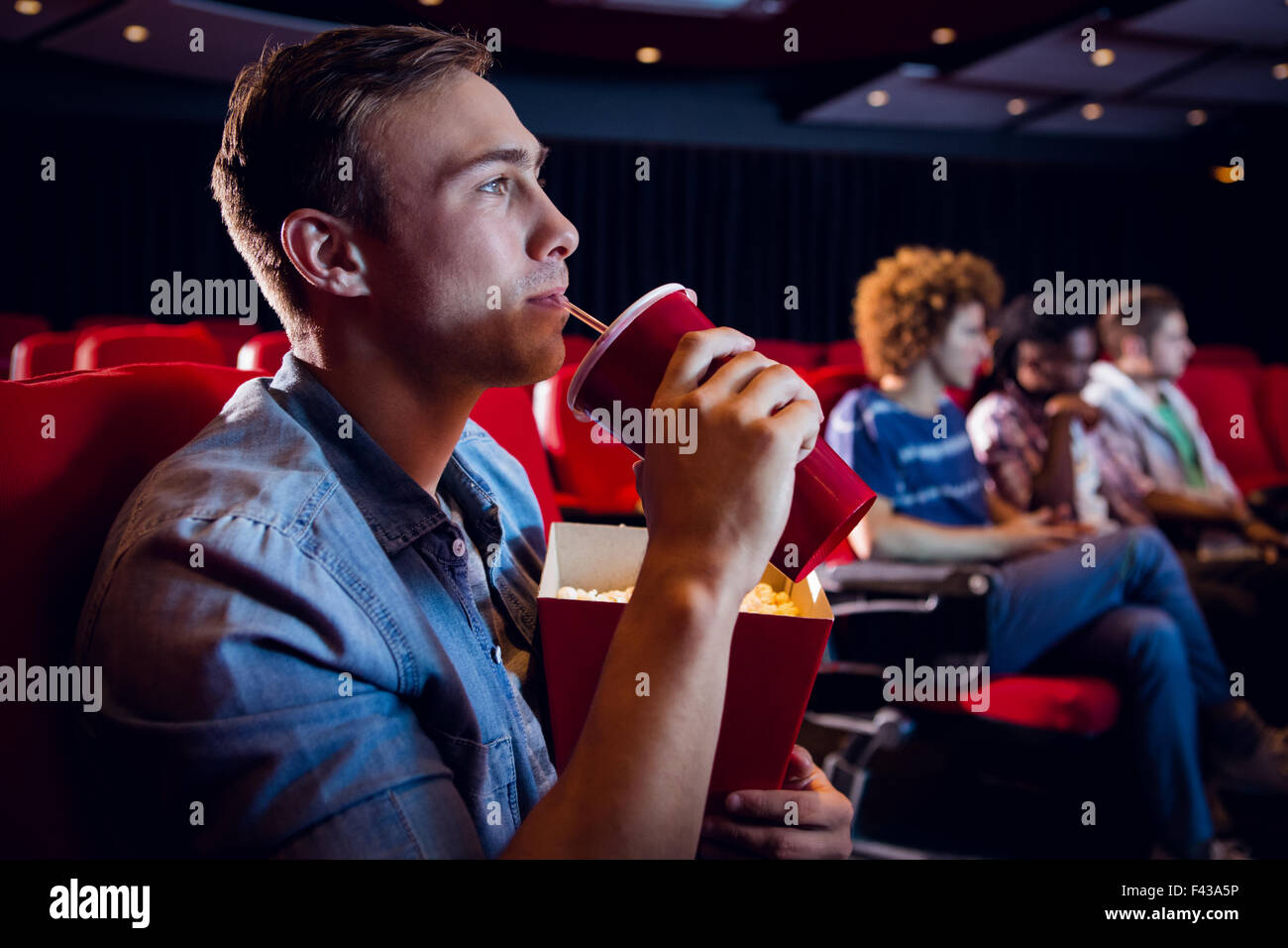 People cinema enter hi-res stock photography and images - Alamy