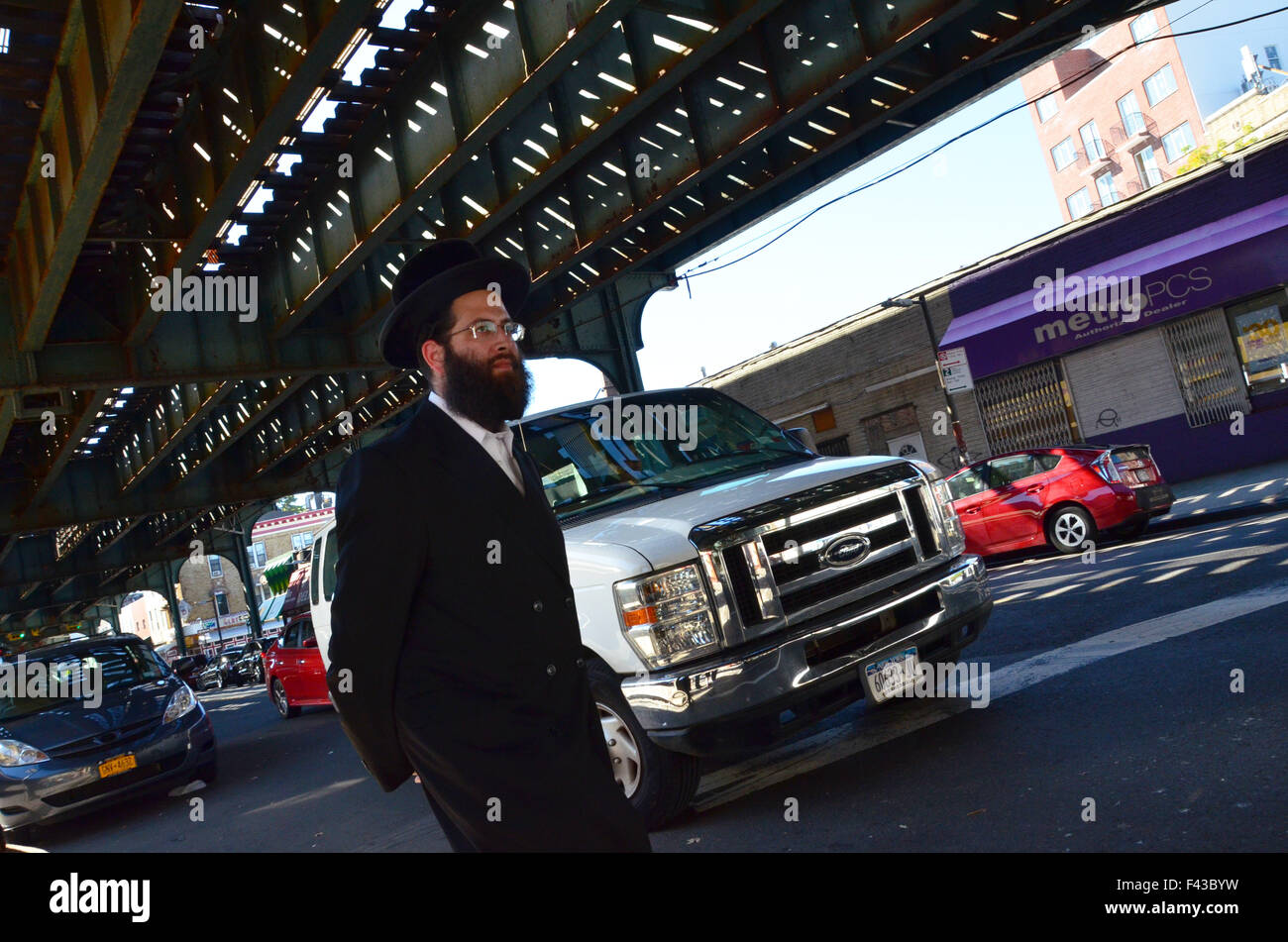 Hasidic jewish man hi-res stock photography and images - Alamy
