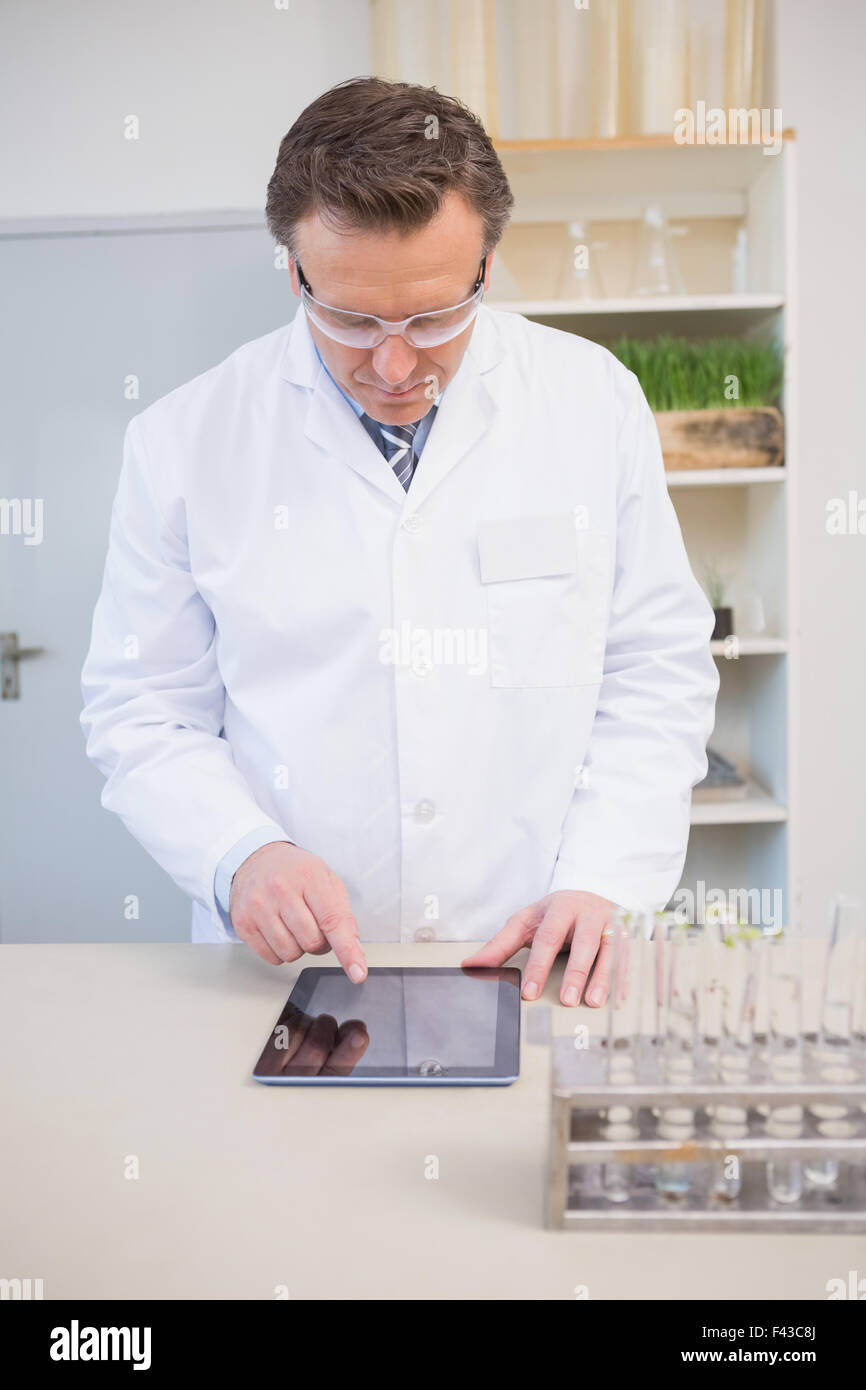 Male scientist tablet pc hi-res stock photography and images - Alamy