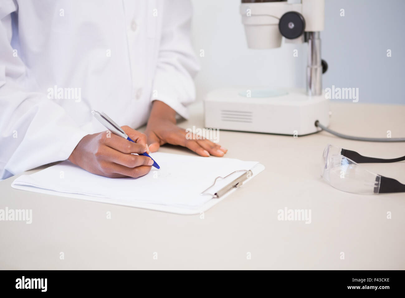 Scientist taking notes hi-res stock photography and images - Alamy
