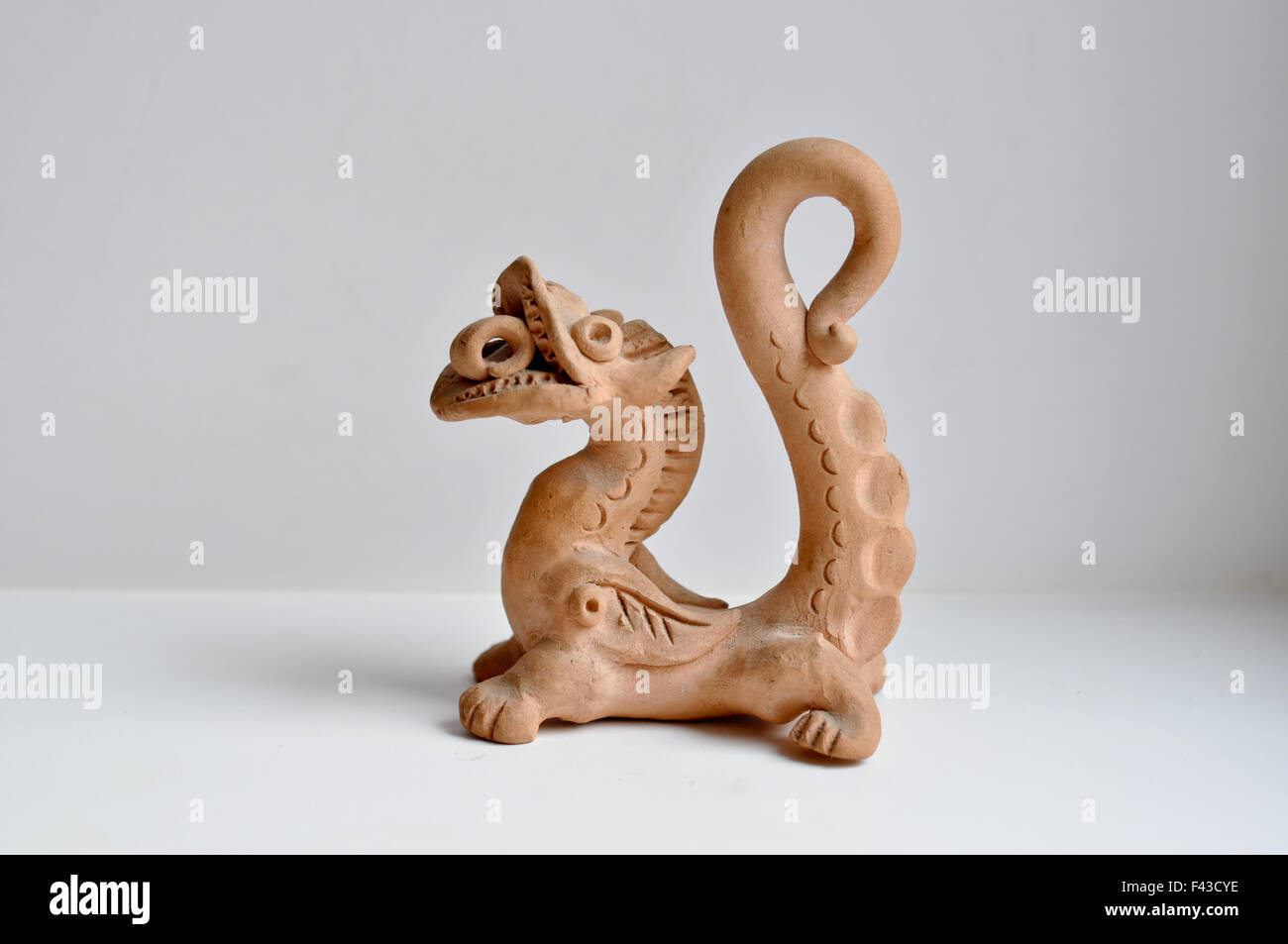 The figure of the dragon. Ceramics of Uzbekistan. Tashkent, 1990 Stock ...