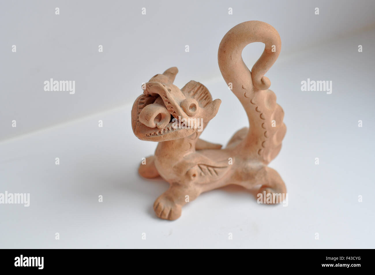The figure of the dragon. Ceramics of Uzbekistan. Tashkent, 1990 Stock ...
