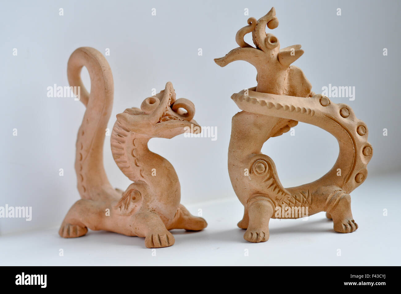 The figure of the dragon. Ceramics of Uzbekistan. Tashkent, 1990 Stock ...