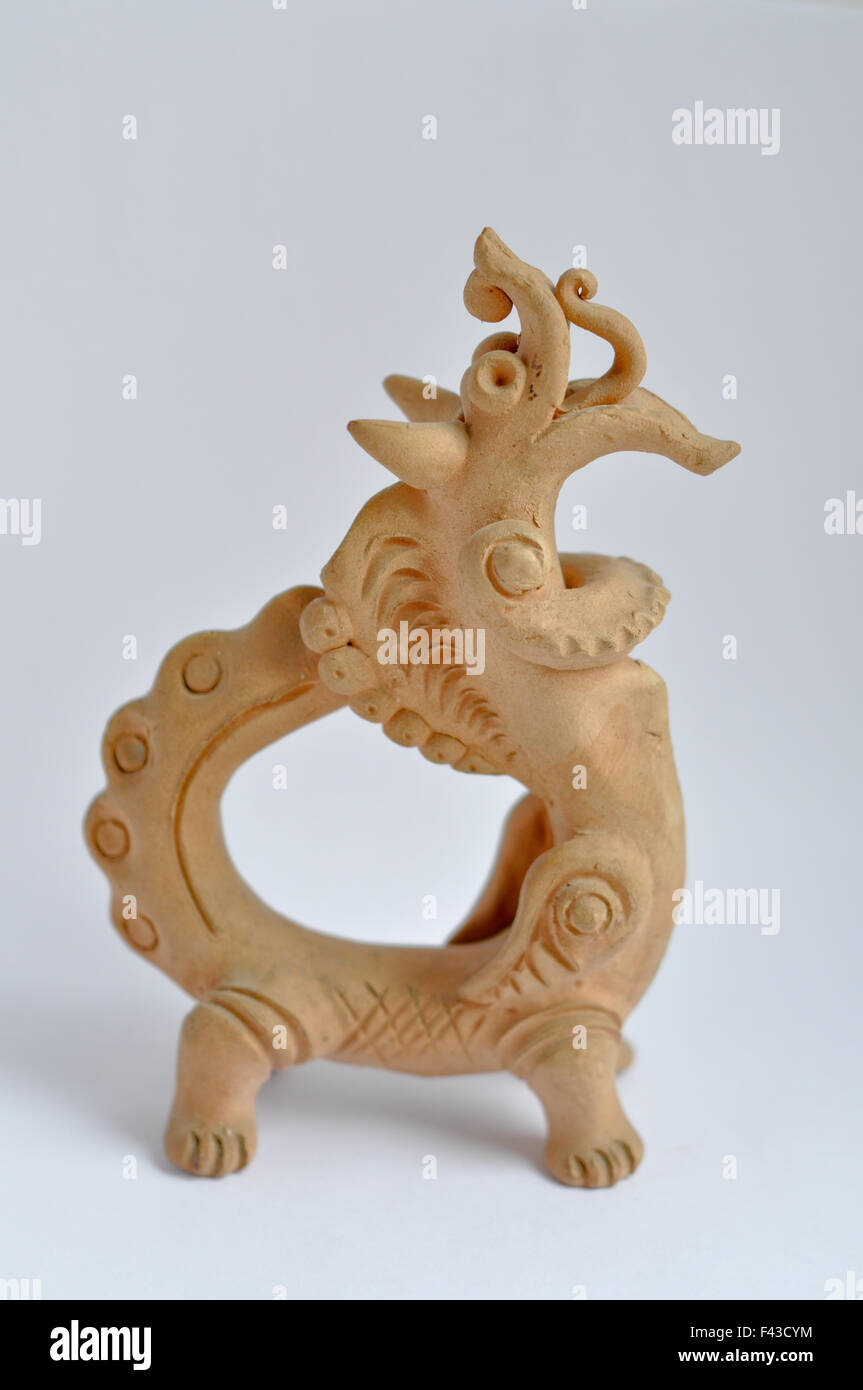 The figure of the dragon. Ceramics of Uzbekistan. Tashkent, 1990 Stock ...