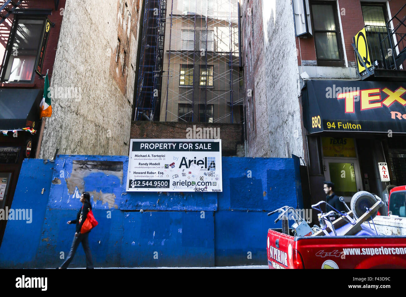 Under construction in NY Stock Photo - Alamy