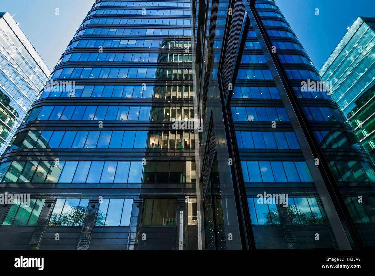 White square office center hi-res stock photography and images - Alamy