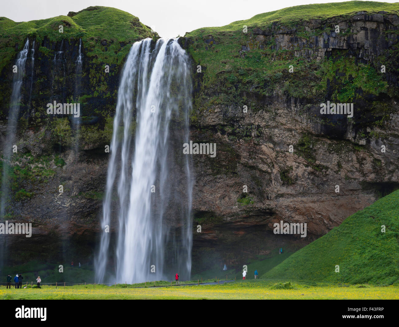 A waterfall cascade over a sheer cliff Stock Photo - Alamy