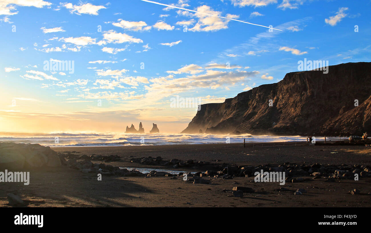 Reynisdranger vik hi-res stock photography and images - Alamy