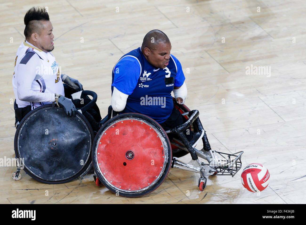 Mens wheelchair rugby hi-res stock photography and images - Alamy
