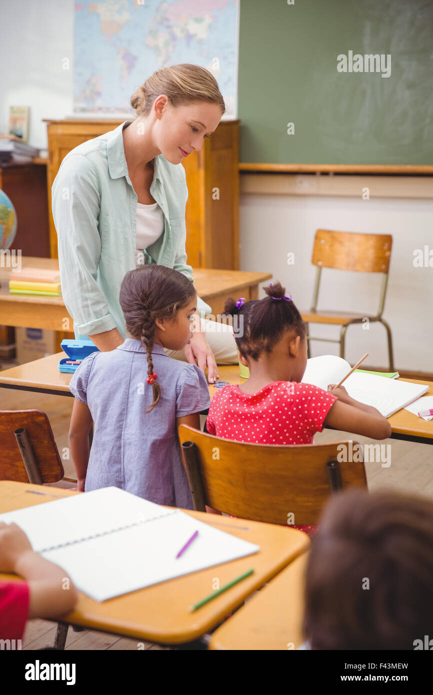 Teacher working pupils hi-res stock photography and images - Alamy