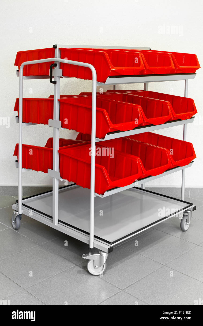 Red cart hi-res stock photography and images - Alamy