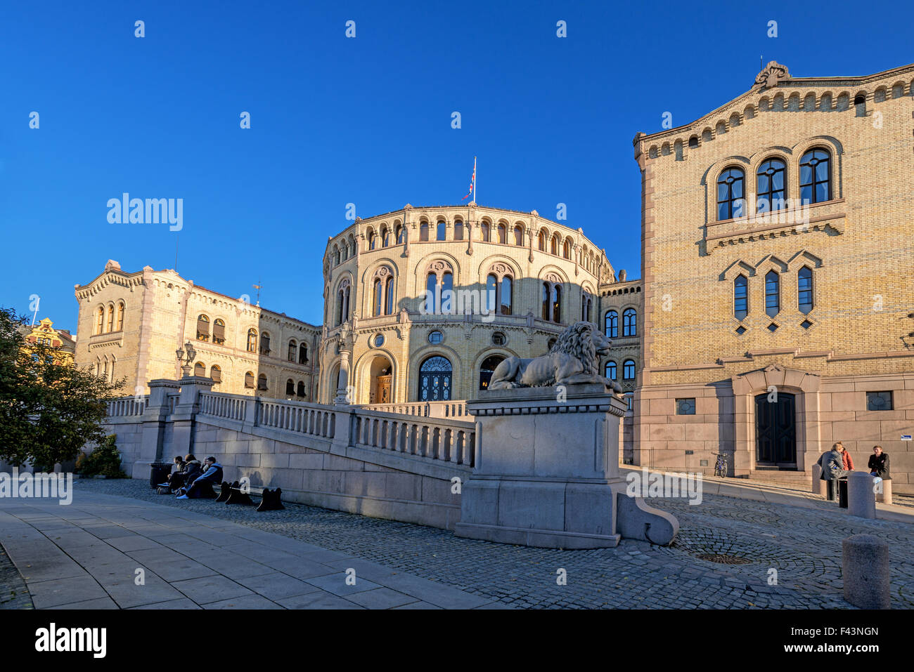 Stortinget side view Stock Photo - Alamy