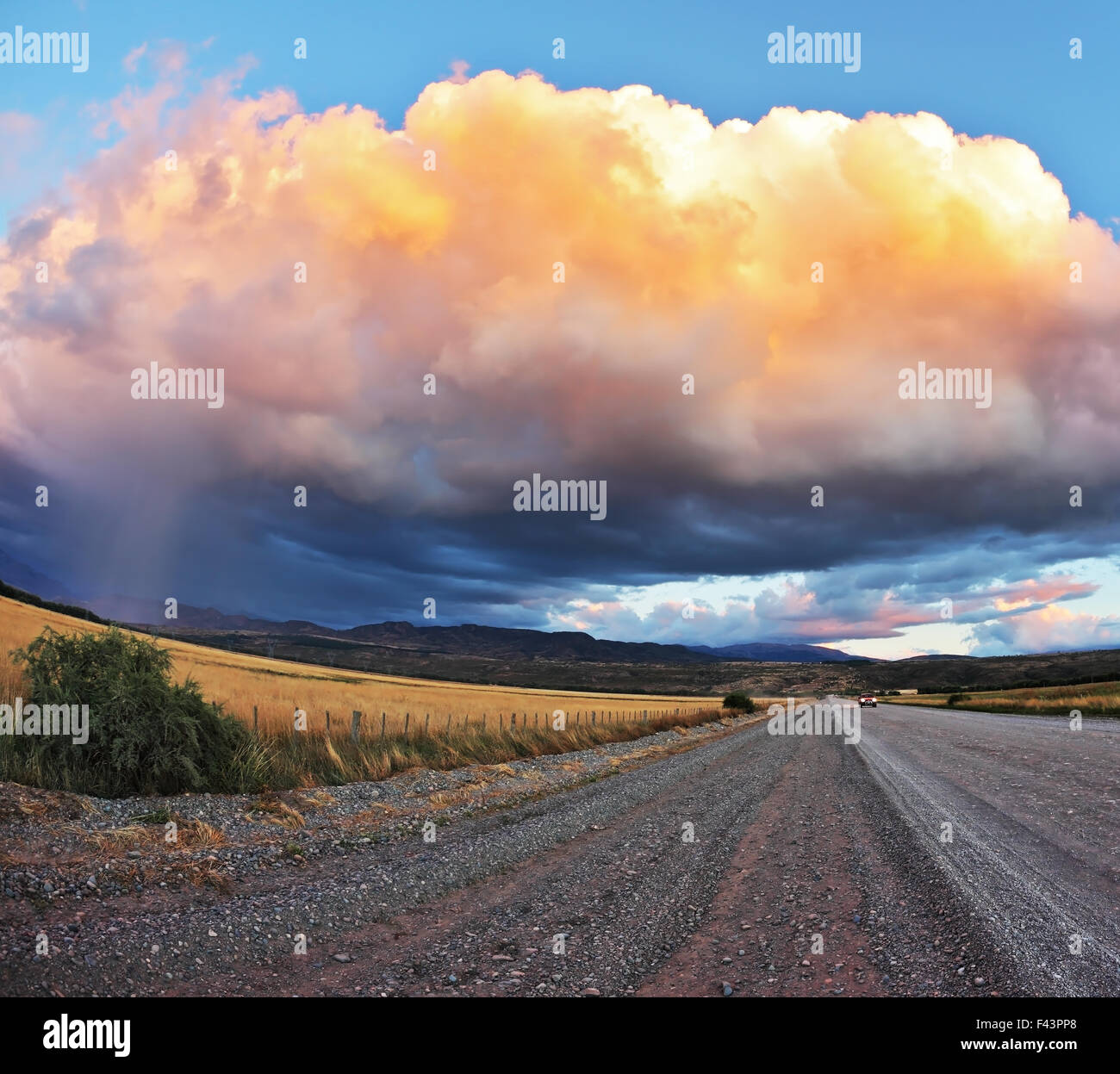 Cream cloud hi-res stock photography and images - Alamy