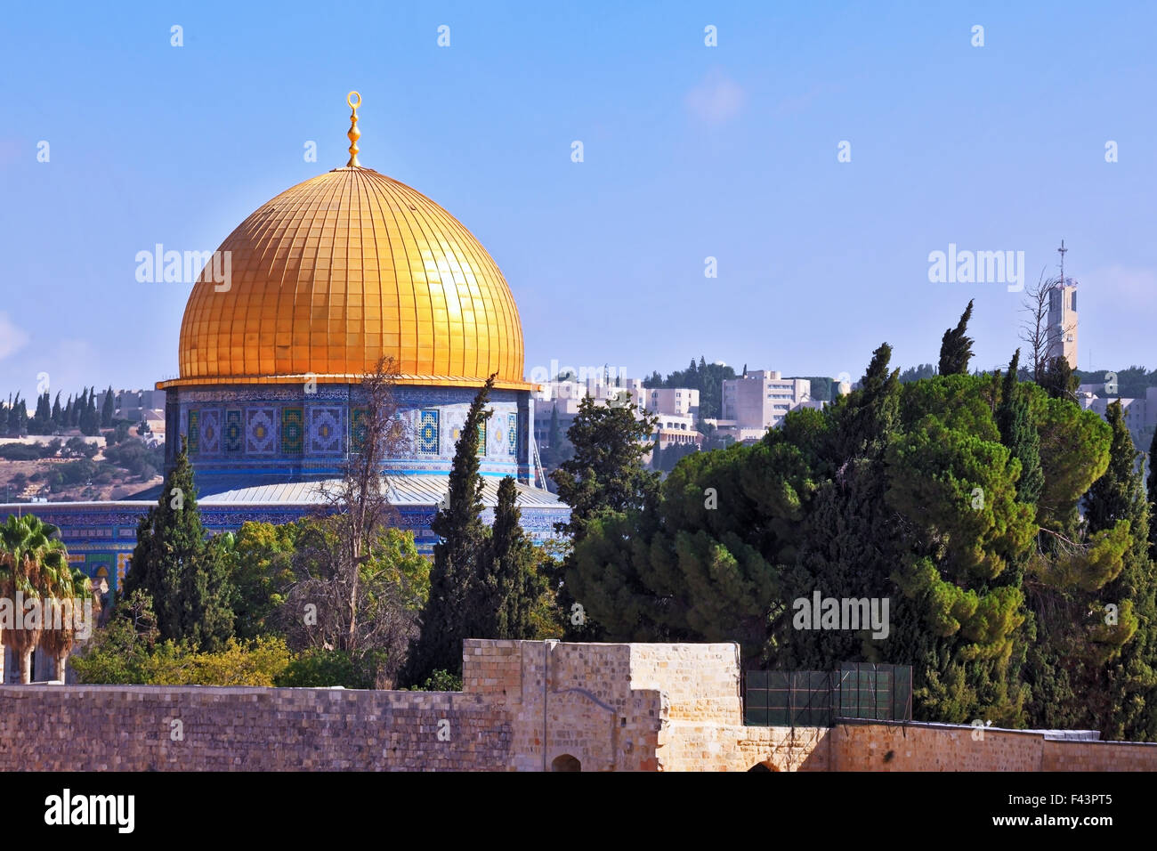 Golden Dome Mosque of Caliph Omar Stock Photo - Alamy