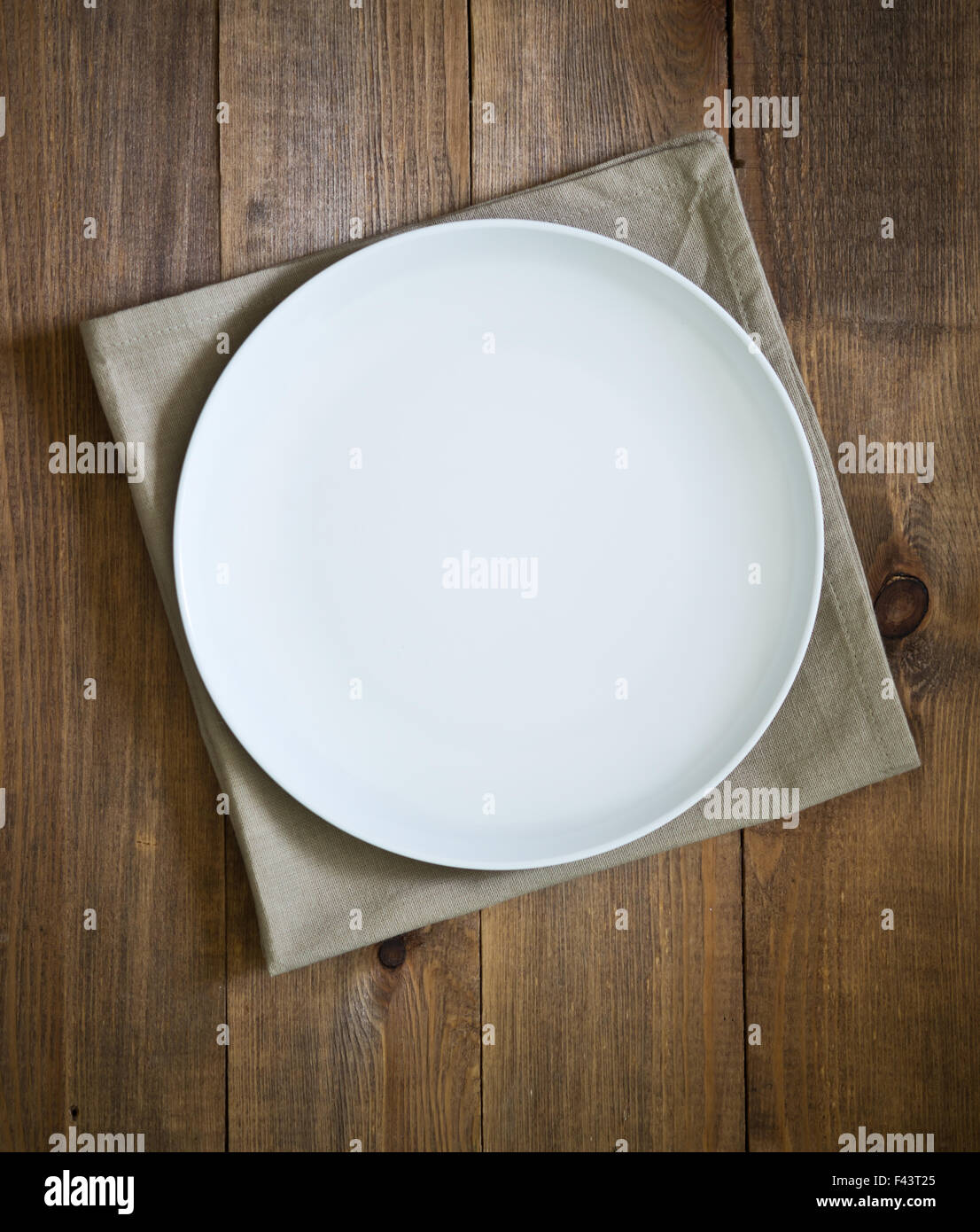 Empty plate table horizontal hi-res stock photography and images - Alamy
