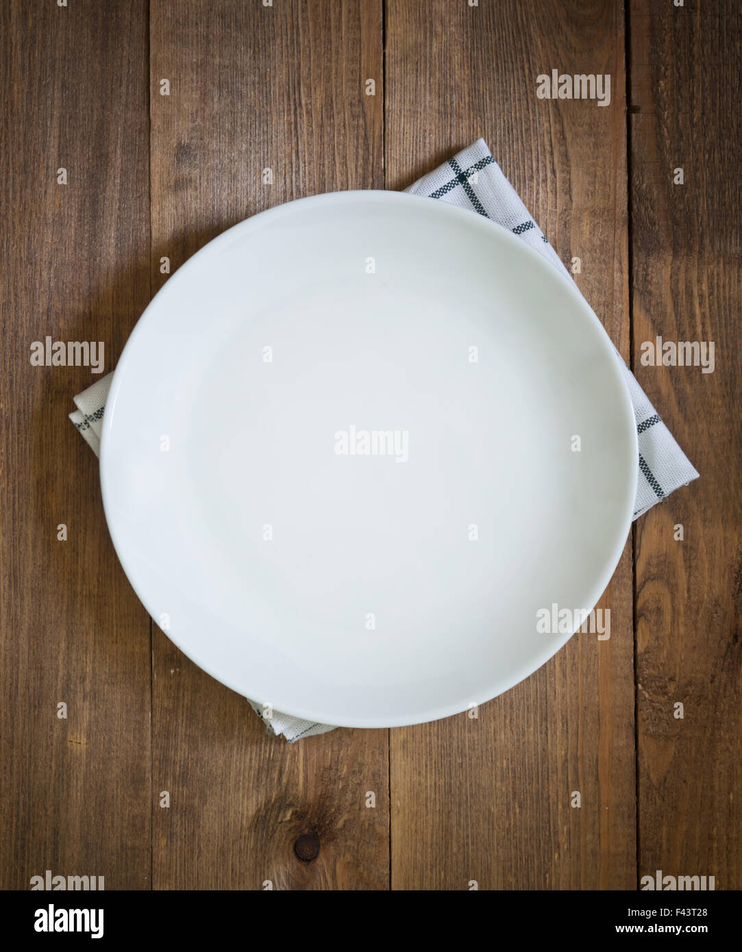 Empty plate table horizontal hi-res stock photography and images - Alamy