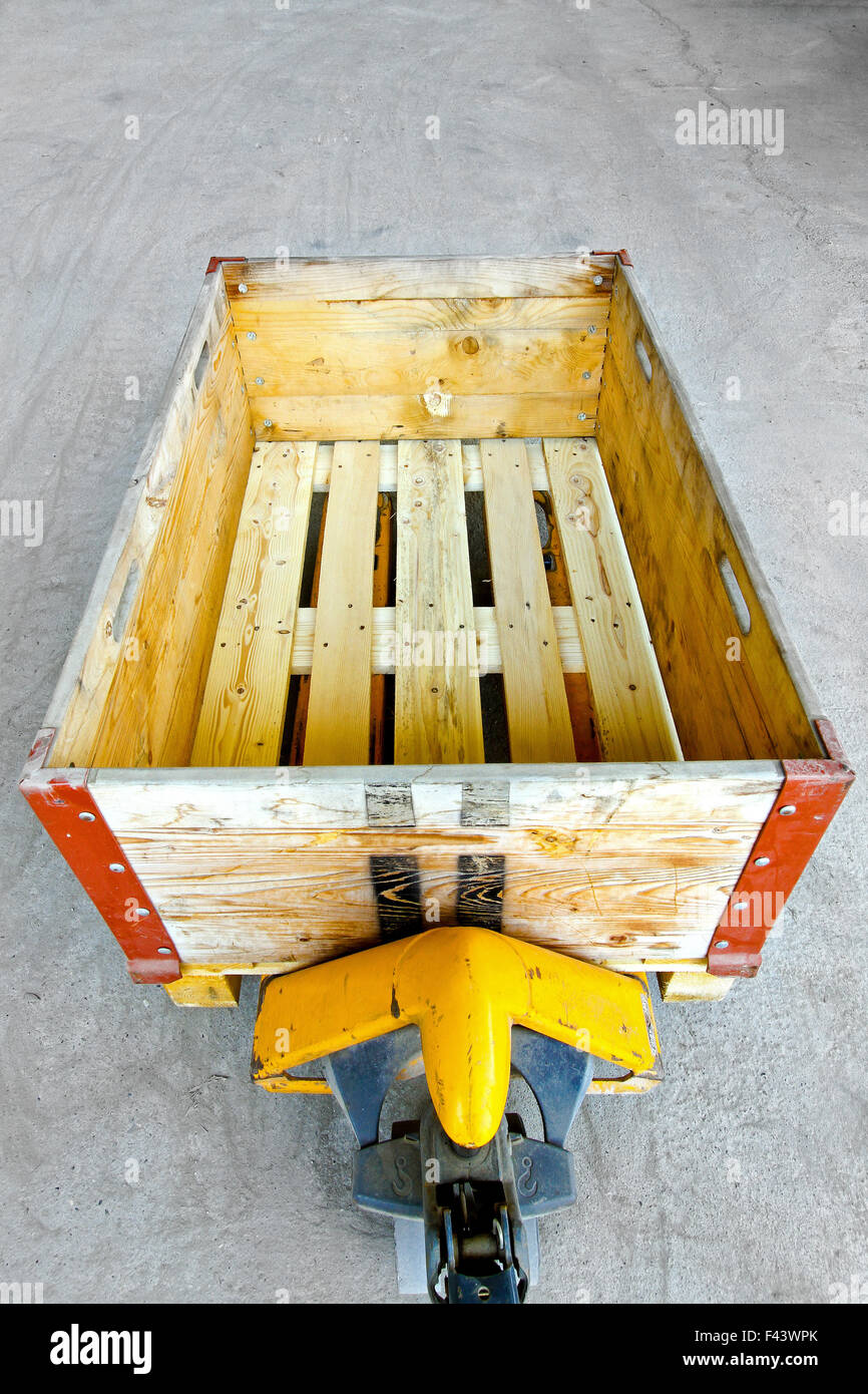 Pallet pump hi-res stock photography and images - Alamy