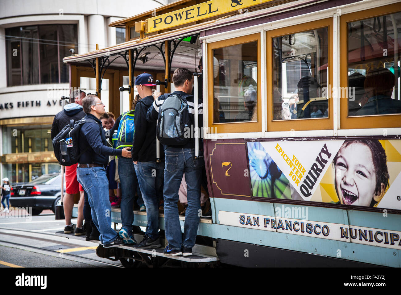 Cable car pasing in front of union square hi-res stock photography and ...